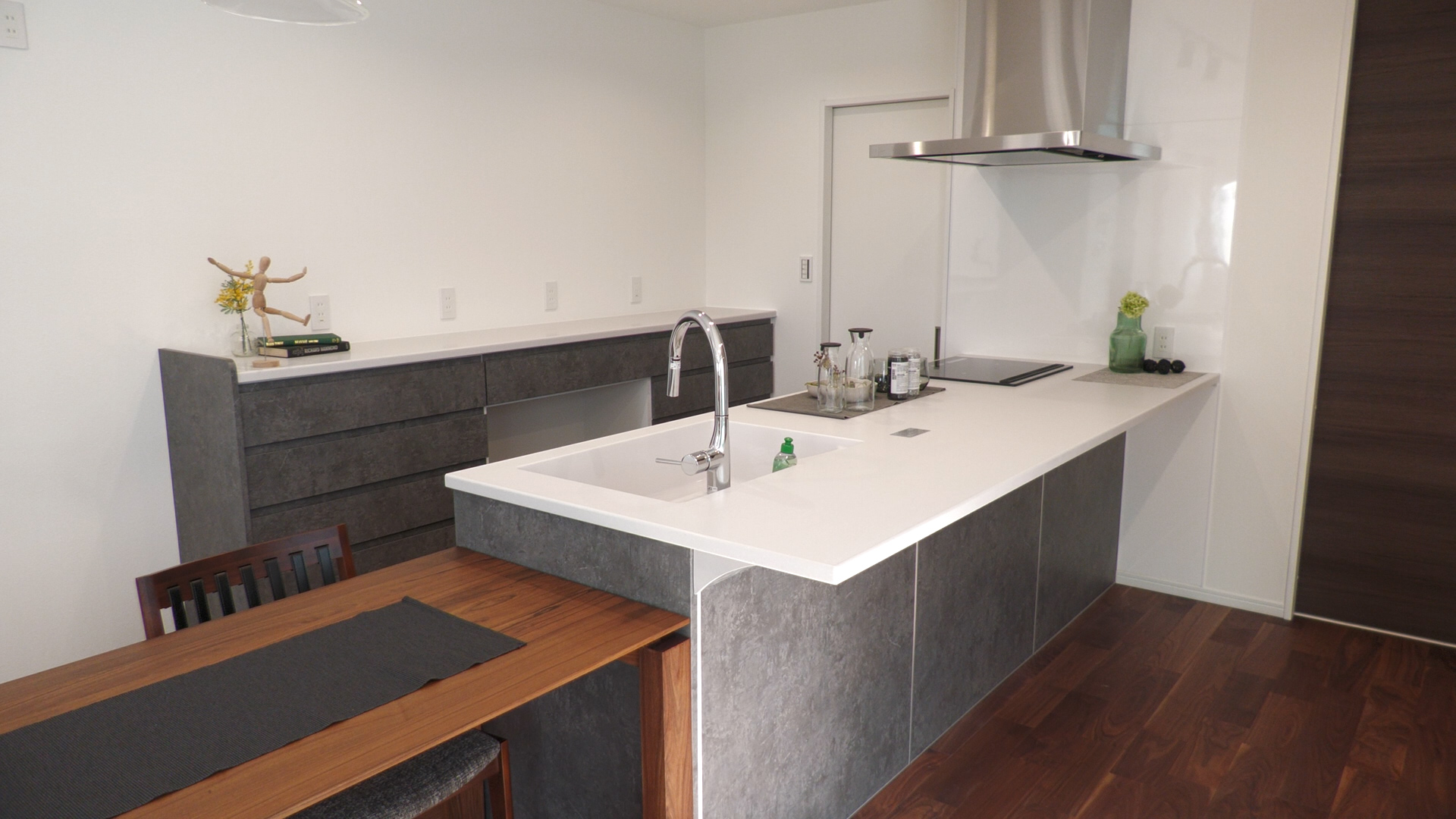 #48【平屋建】廊下をたくみに使った最強の洗濯動線＋理想の洋室【LibWork～リブワーク～】 | YouTube動画紹介 | 注文住宅は熊本・福岡・大分・佐賀・千葉のハウスメーカー【リブワーク】