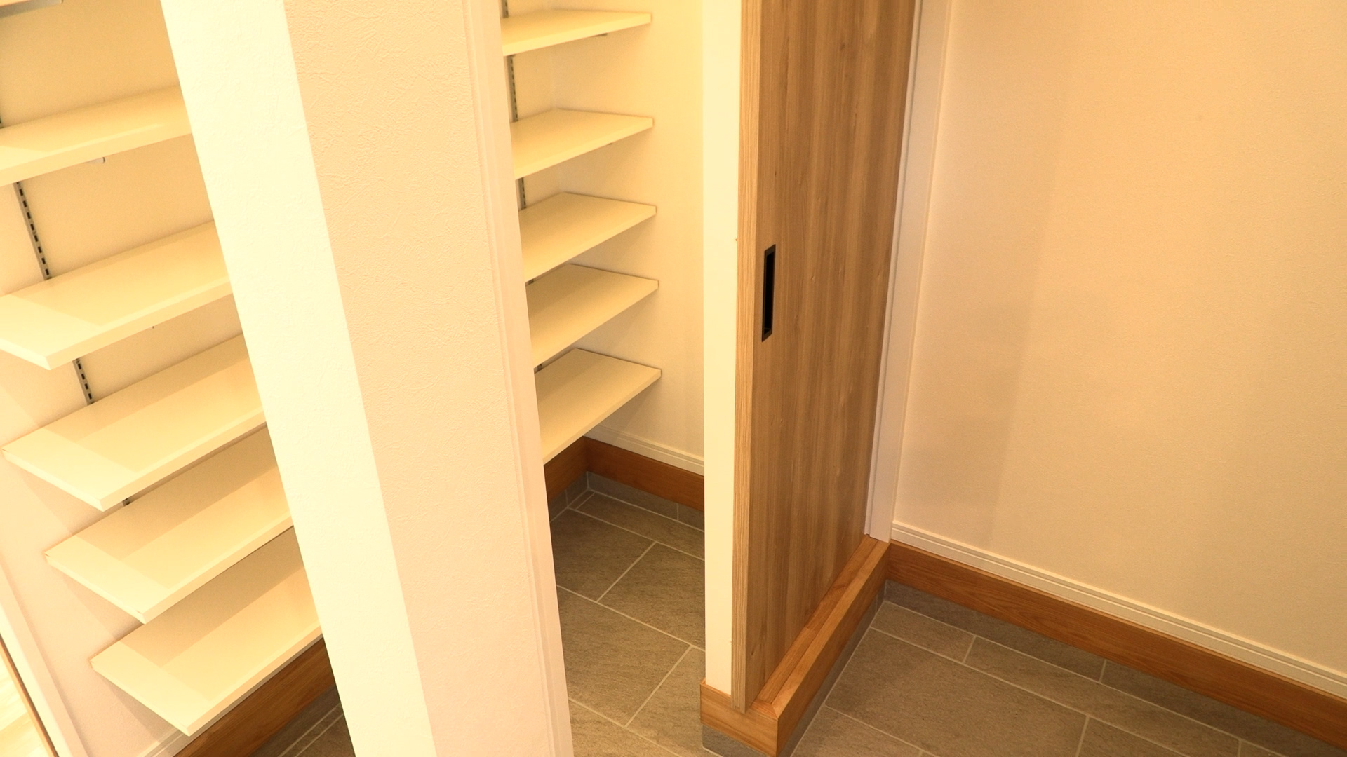 #019【2階建】暮らしやすさを考える！全体バランスを重視した家【LibWork～リブワーク～】 | YouTube動画紹介 | 注文住宅は熊本・福岡・大分・佐賀・千葉のハウスメーカー【リブワーク】