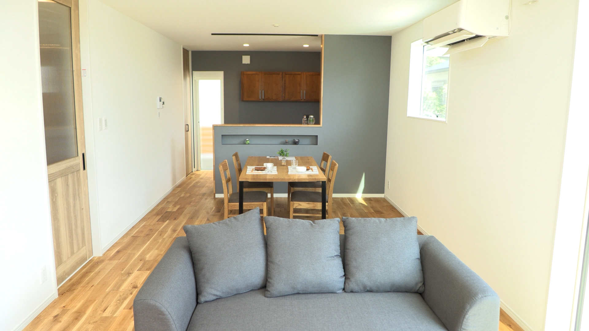 #023【2階建】外壁が漆喰！室内も漆喰調！トレンドを意識した家【LibWork～リブワーク～】 | YouTube動画紹介 | 注文住宅は熊本・福岡・大分・佐賀・千葉のハウスメーカー【リブワーク】