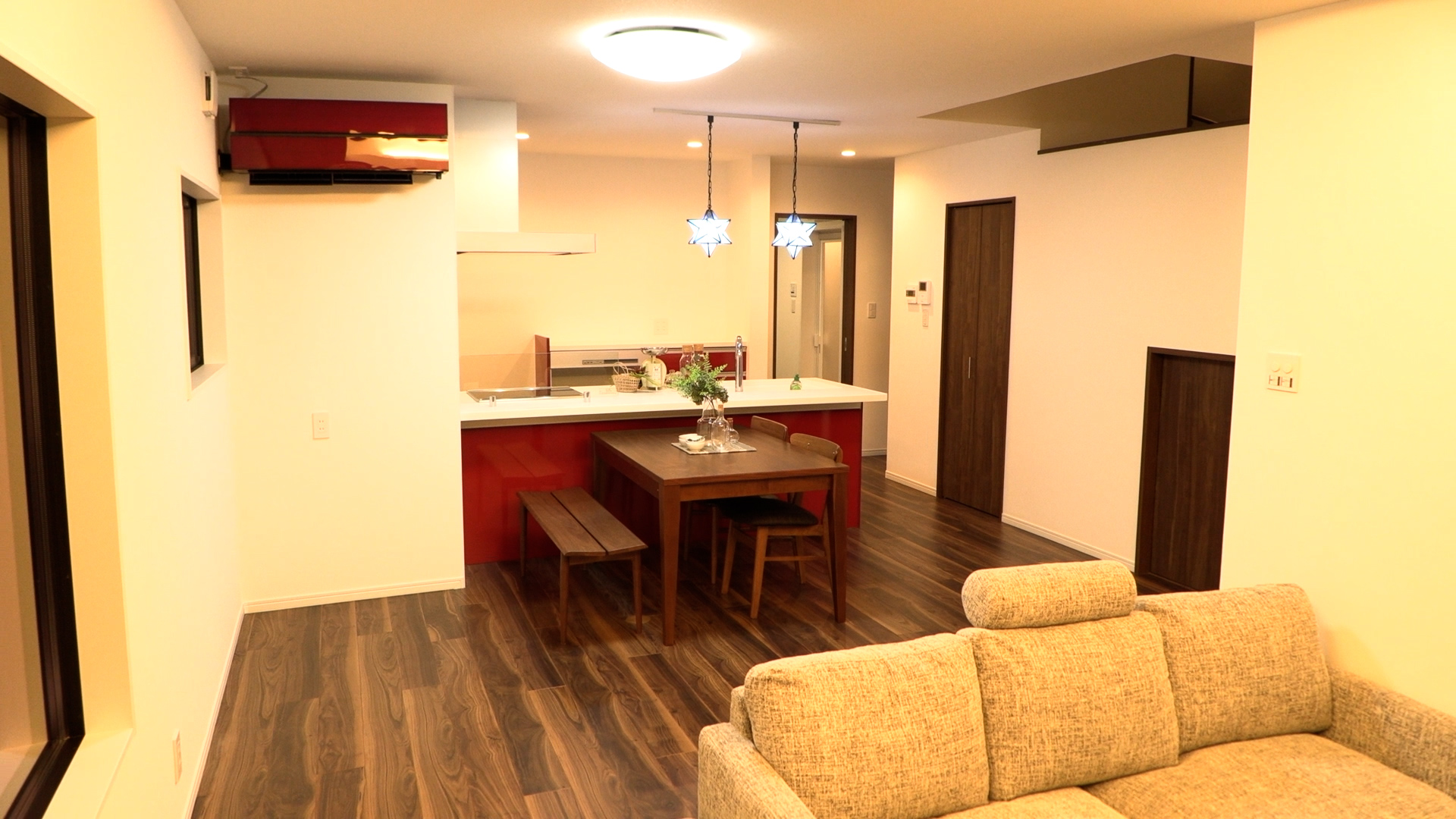 #025【2階建】間取りもクロスも個性的すぎてオシャレな家【LibWork～リブワーク～】 | YouTube動画紹介 | 注文住宅は熊本・福岡・大分・佐賀・千葉のハウスメーカー【リブワーク】