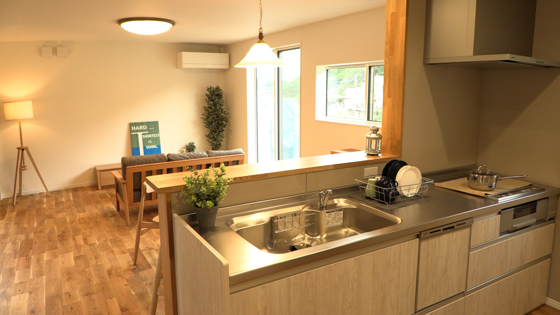 #028【平屋建】パントリーや洗面台も超便利！快適すぎる平屋【LibWork～リブワーク～】 | YouTube動画紹介 | 注文住宅は熊本・福岡・大分・佐賀・千葉のハウスメーカー【リブワーク】