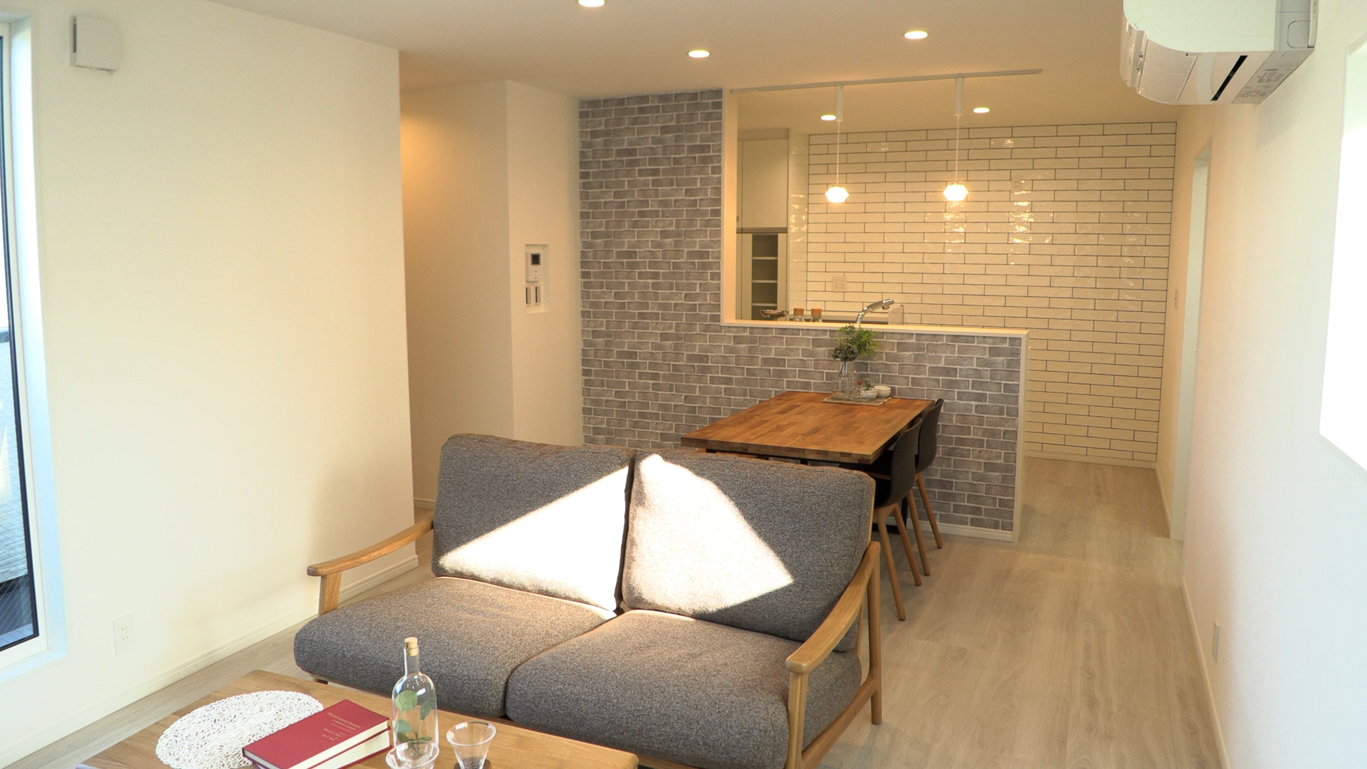 #042【3階建】個人経営者必見⁉街中で店舗も兼ねた3階建ての家【LibWork～リブワーク～】 | YouTube動画紹介 | 注文住宅は熊本・福岡・大分・佐賀・千葉のハウスメーカー【リブワーク】