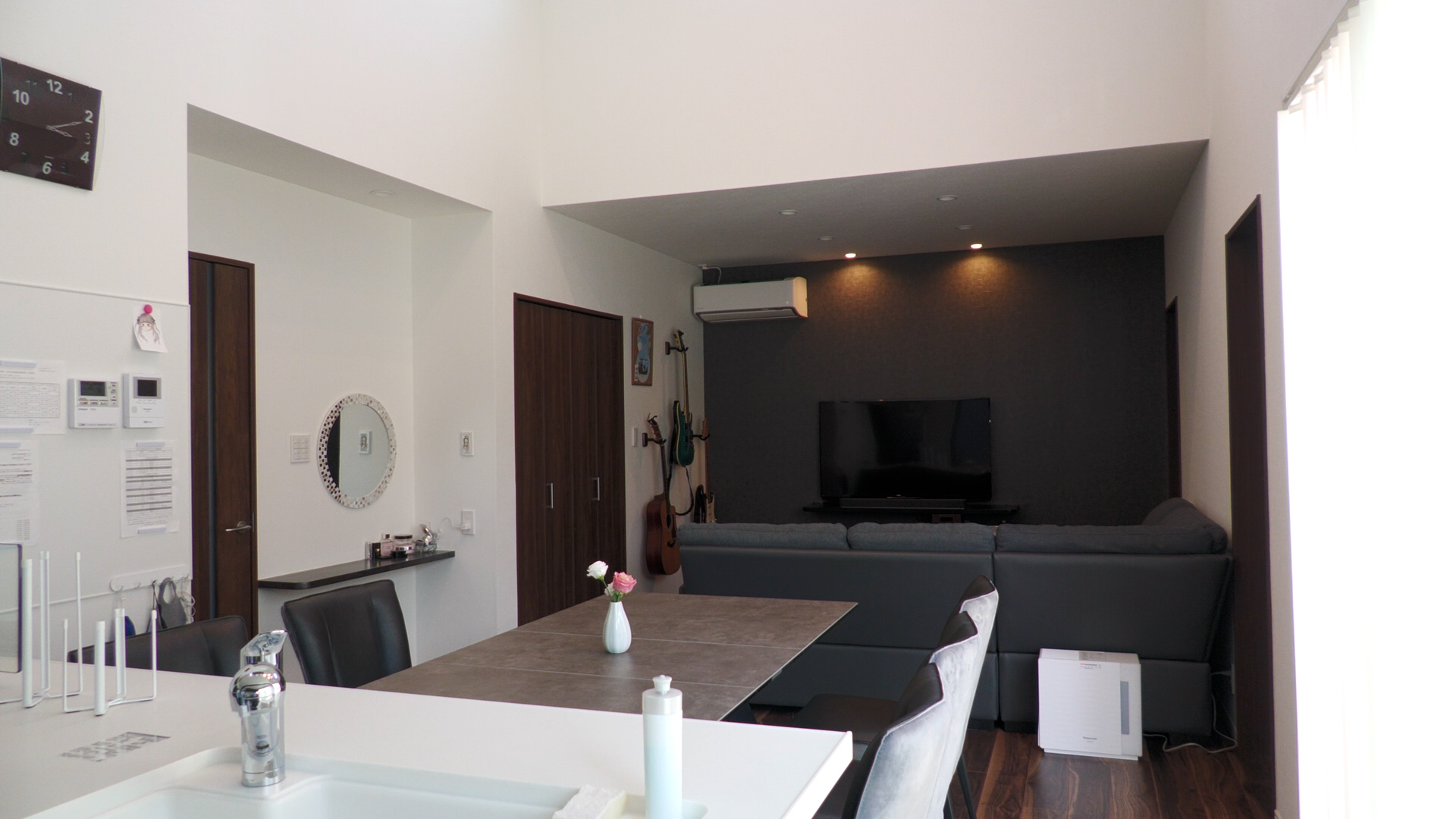 #055【平屋建】 の天井高で高級感UP！陰影をテクった平屋！【LibWork～リブワーク～】 - リブワーク YouTube特設サイト