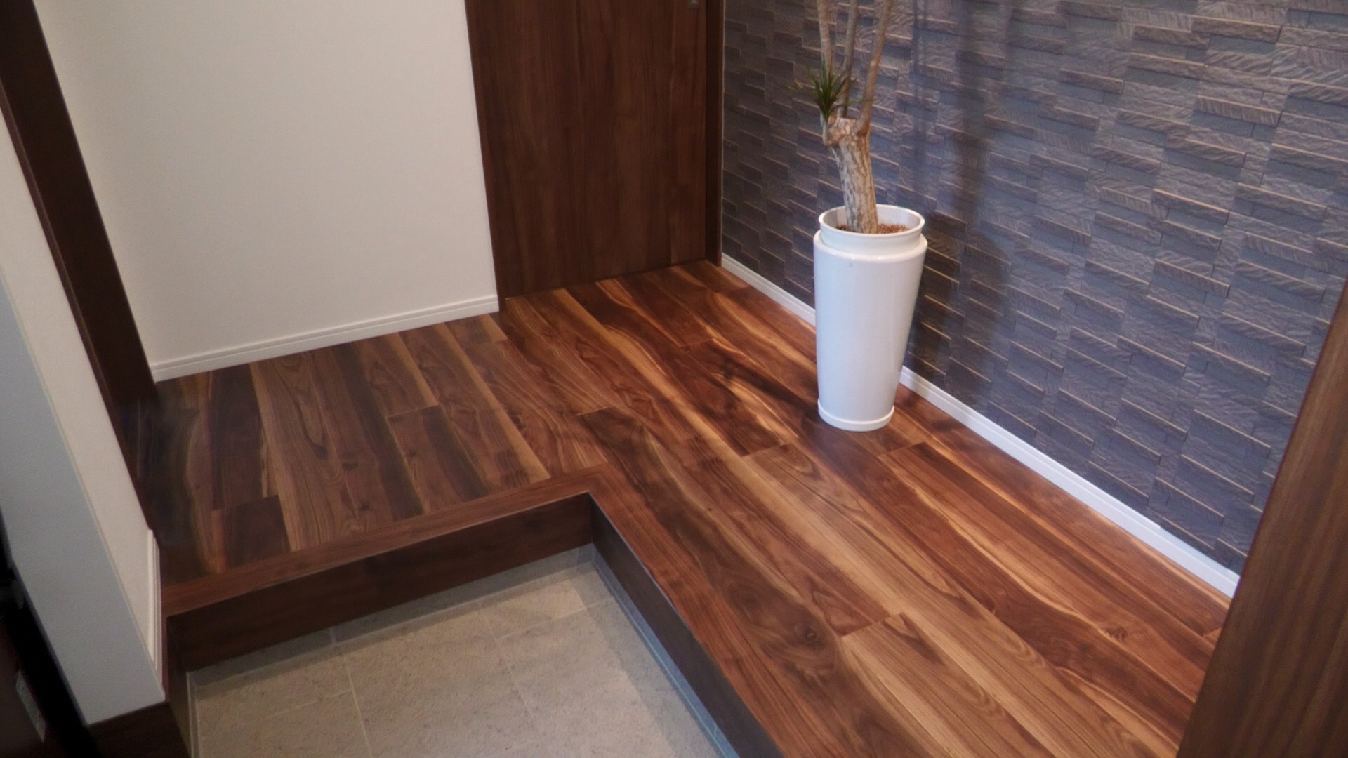 #055【平屋建】 の天井高で高級感UP！陰影をテクった平屋！【LibWork～リブワーク～】 - リブワーク YouTube特設サイト