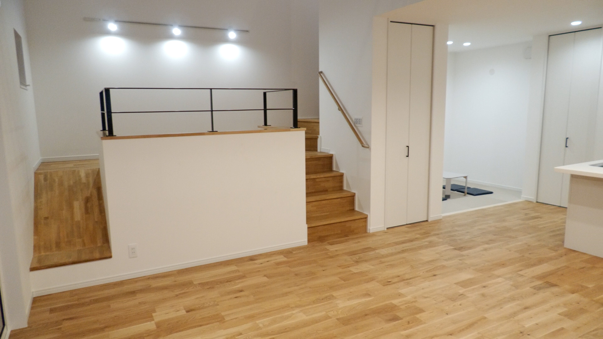 #114[2階建]驚愕の設備を搭載！ 中2階に付属した、子供が絶対喜ぶ秘密とは！【LibWork～リブワーク～】 | YouTube動画紹介 | 注文住宅は熊本・福岡・大分・佐賀・千葉のハウス ...