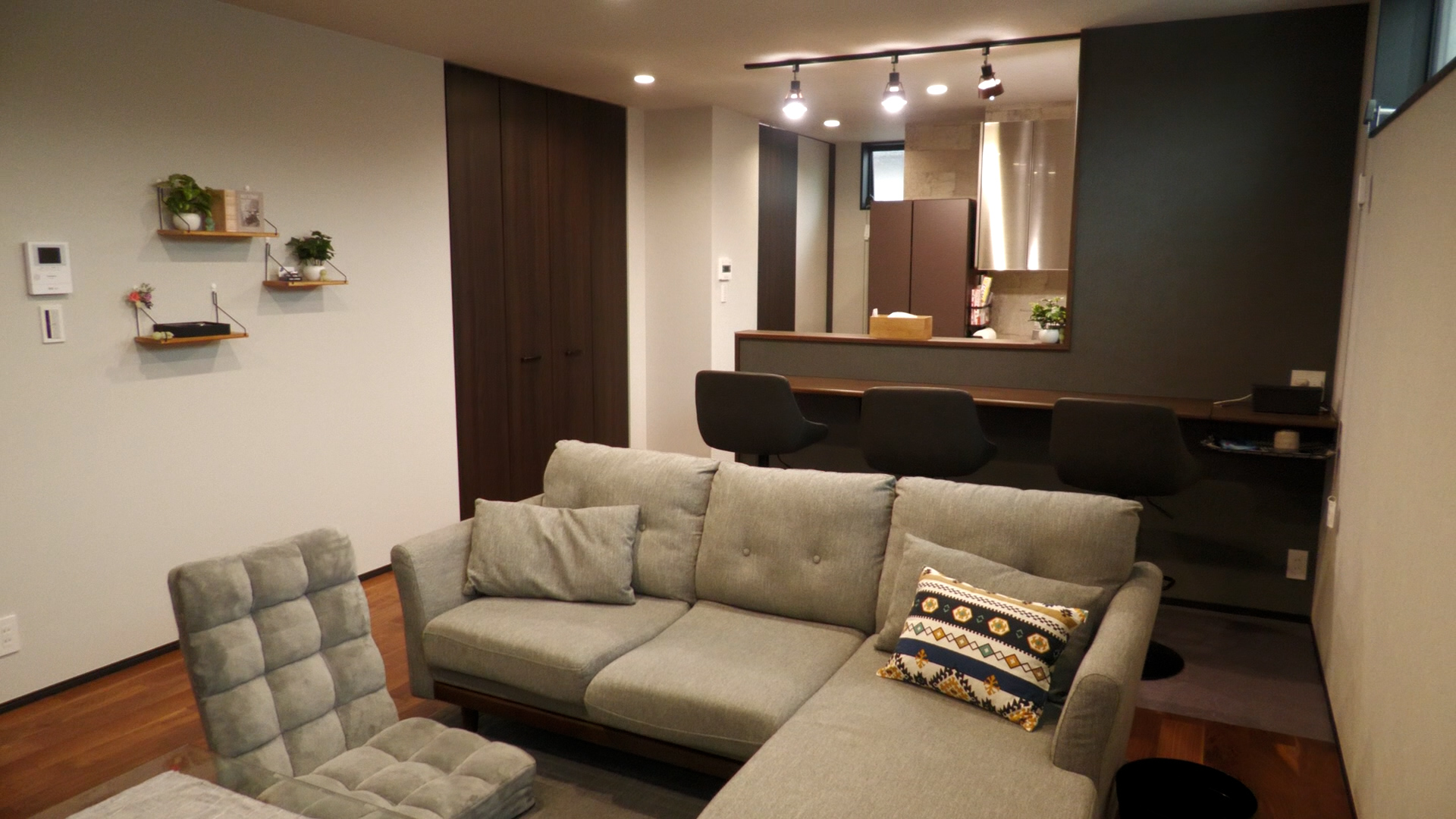 ＃241[平屋]共働き・住宅街の方必見！暗さ重視でプライバシー確保する平屋【LibWork～リブワーク～】 - リブワーク YouTube特設サイト